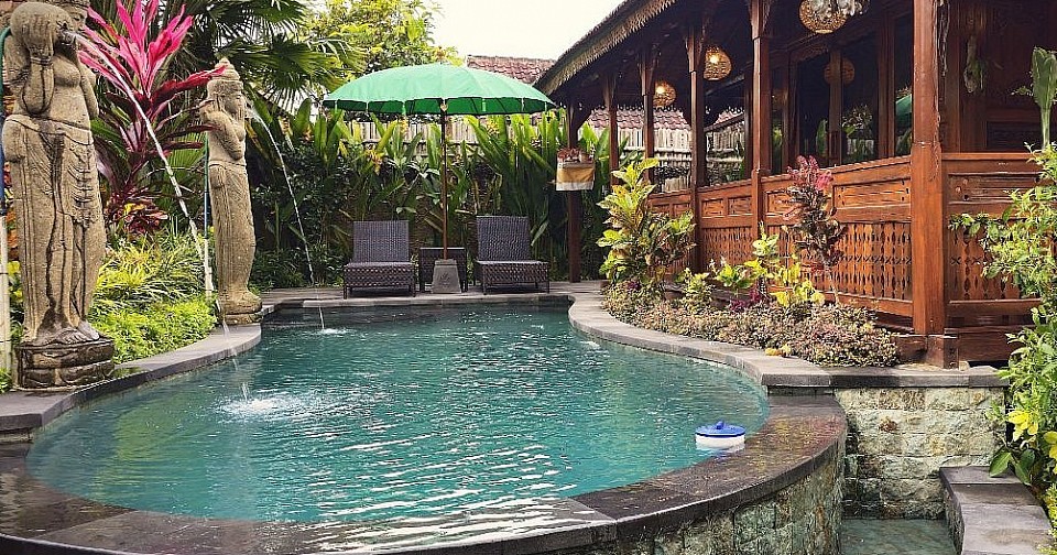 private pool wooden house villa in ubud